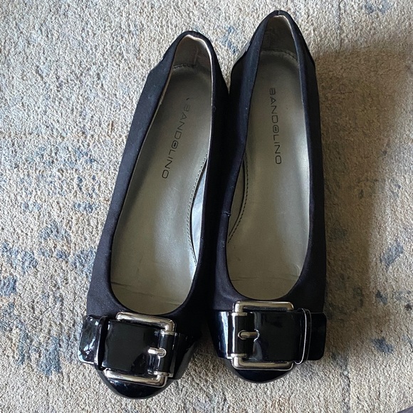 Bandolino | Shoes | Bandolino Black Flats With Glossy Buckle | Poshmark